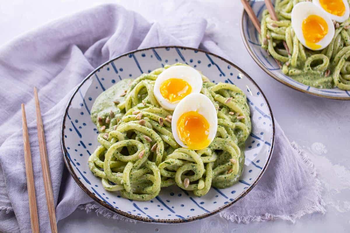 Œuf mollet & Udon au Pesto Miso - Recette - Les Commis